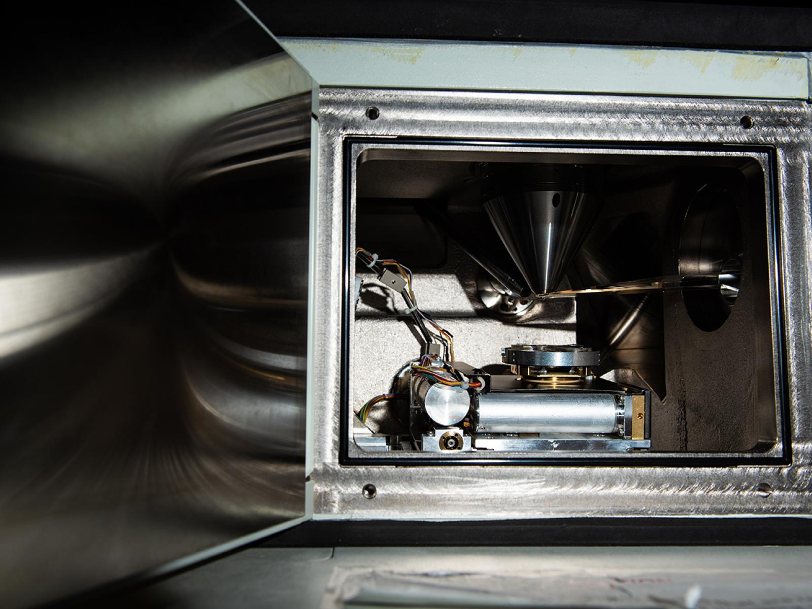 JEOL JSM 5900 Scanning Electron Microscope | PNNL JEOL JSM 5900 Scanning Electron Microscope | PNNL